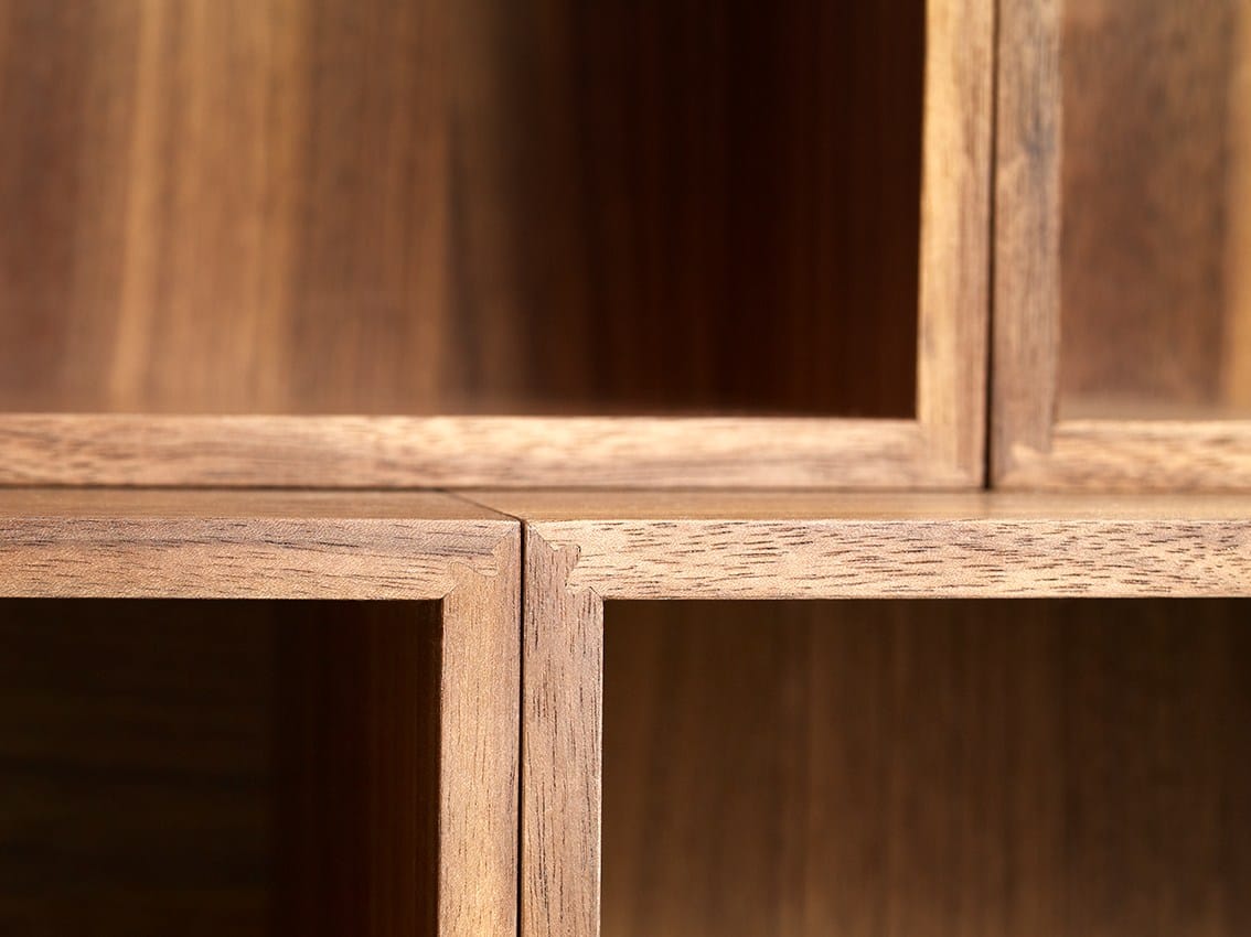 Cubit in 15 colours and natural walnut veneer