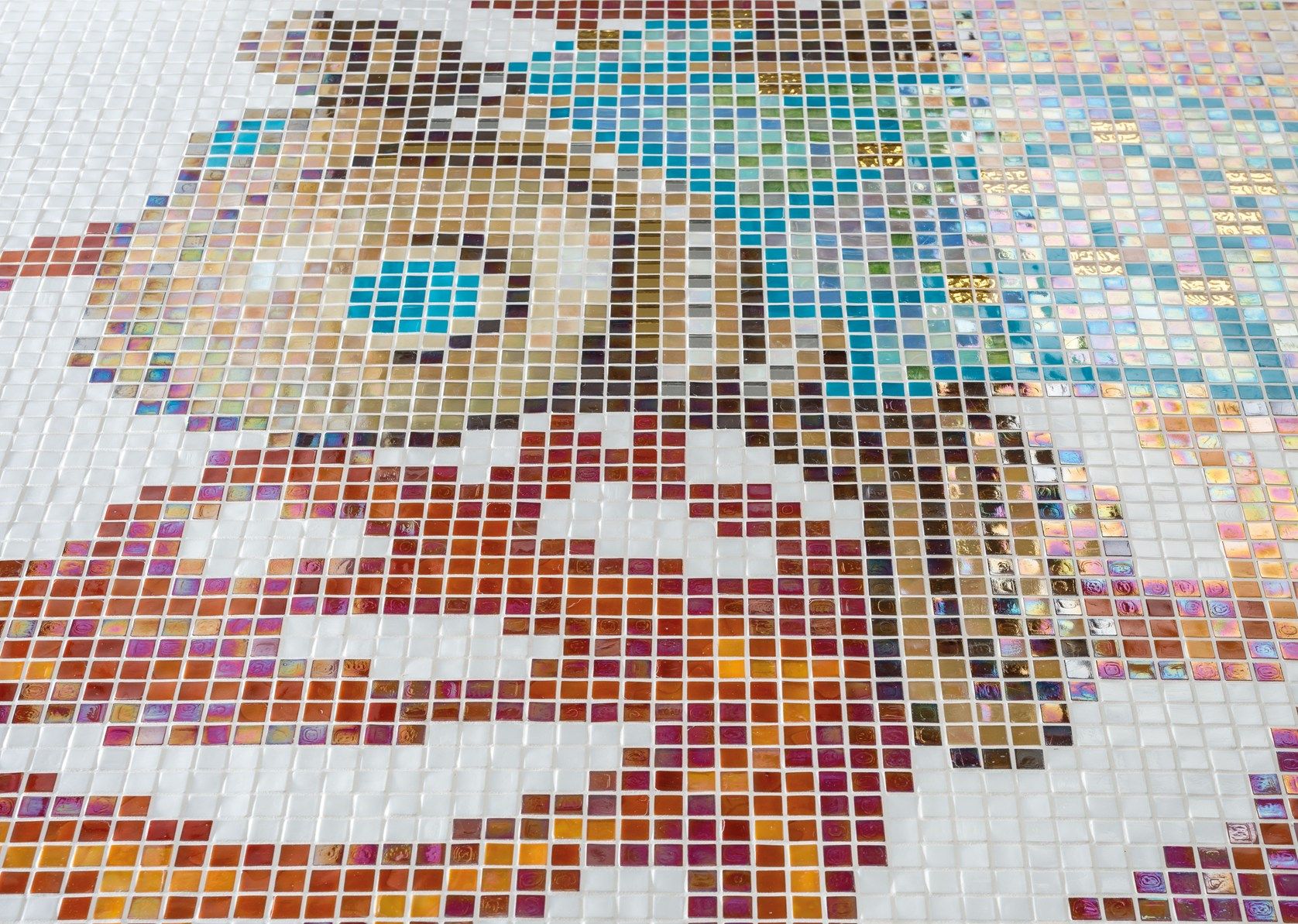 Royal Waves: intense and bright colors