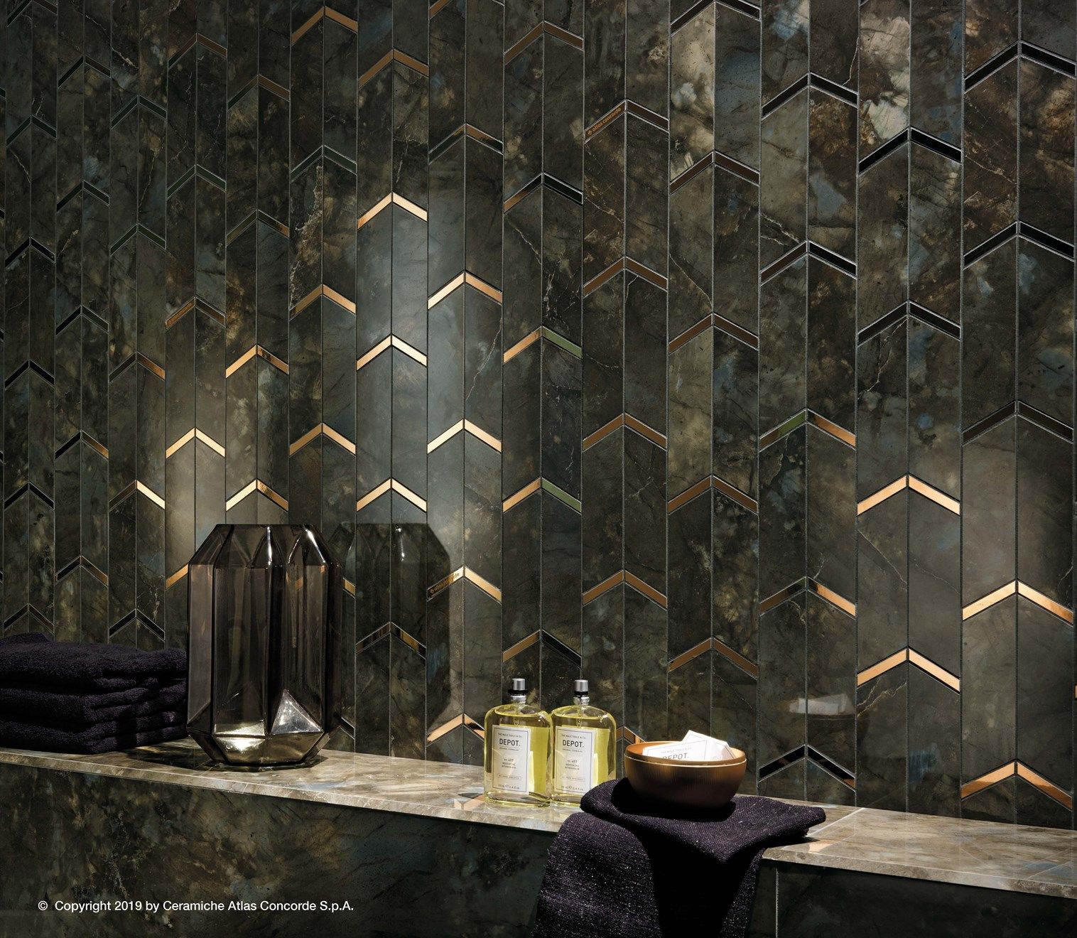 Marvel Dream: Marble, Colors and Decorations