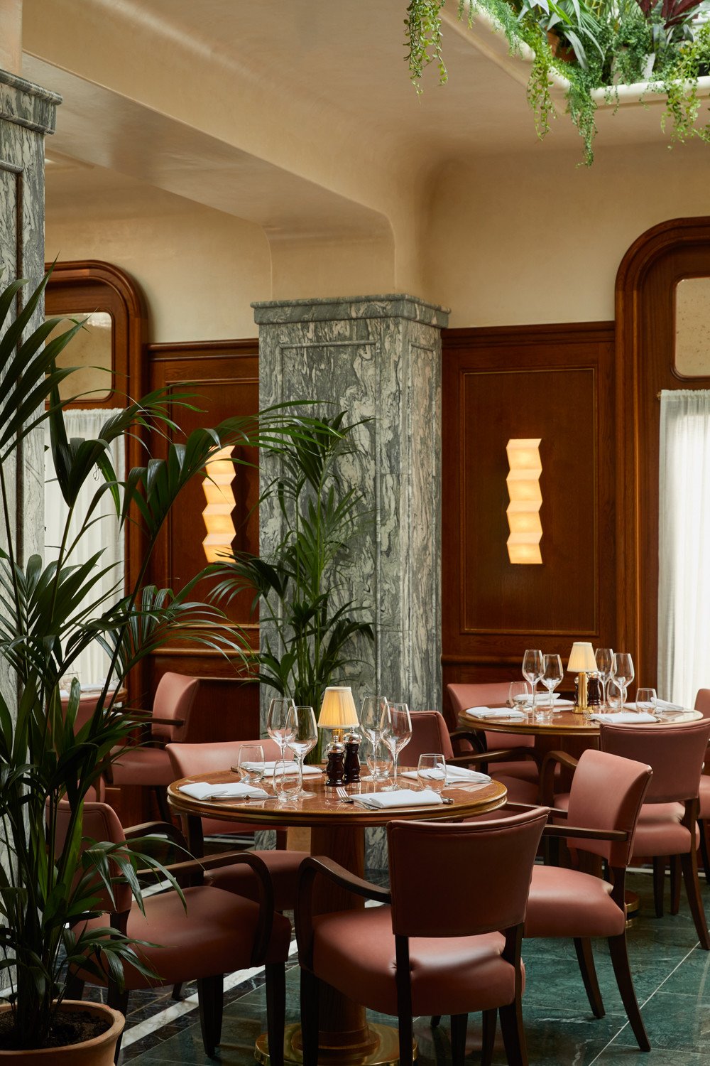 NEOZ Illuminates Award-Winning Cicchetti Knightsbridge by Fettle Design