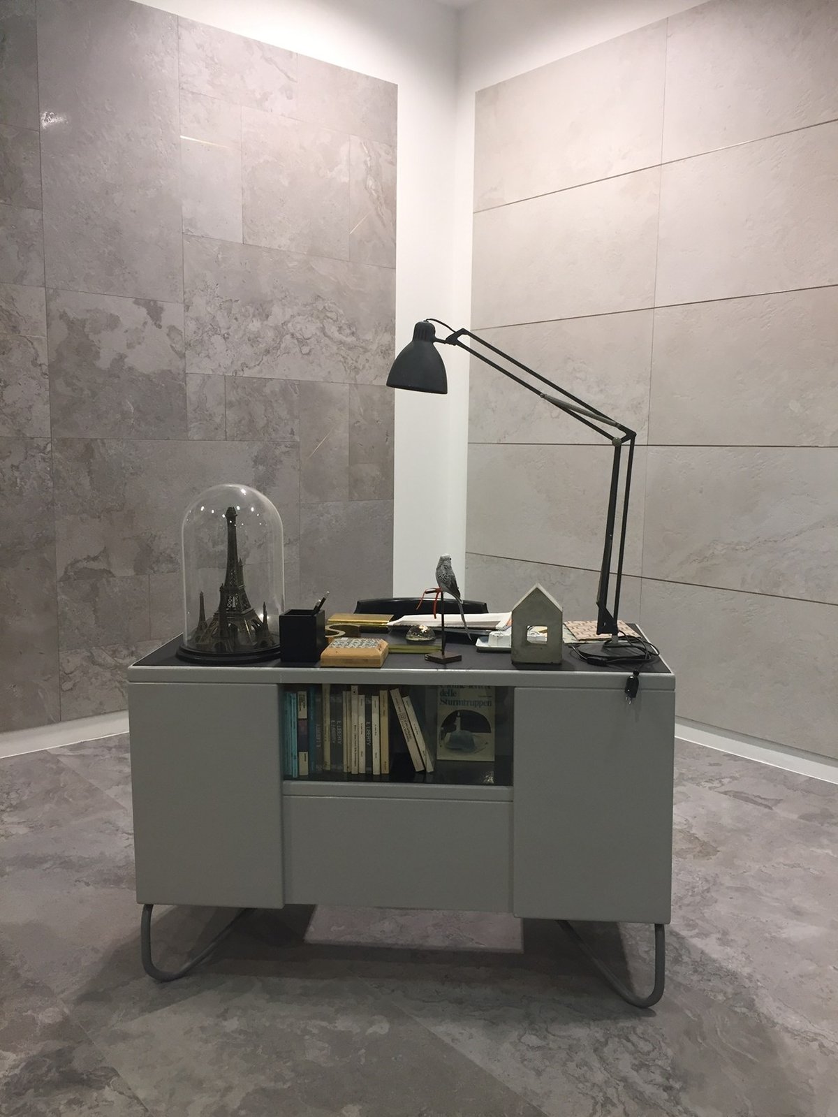 Large-size ceramic panels with rustic-chic touch