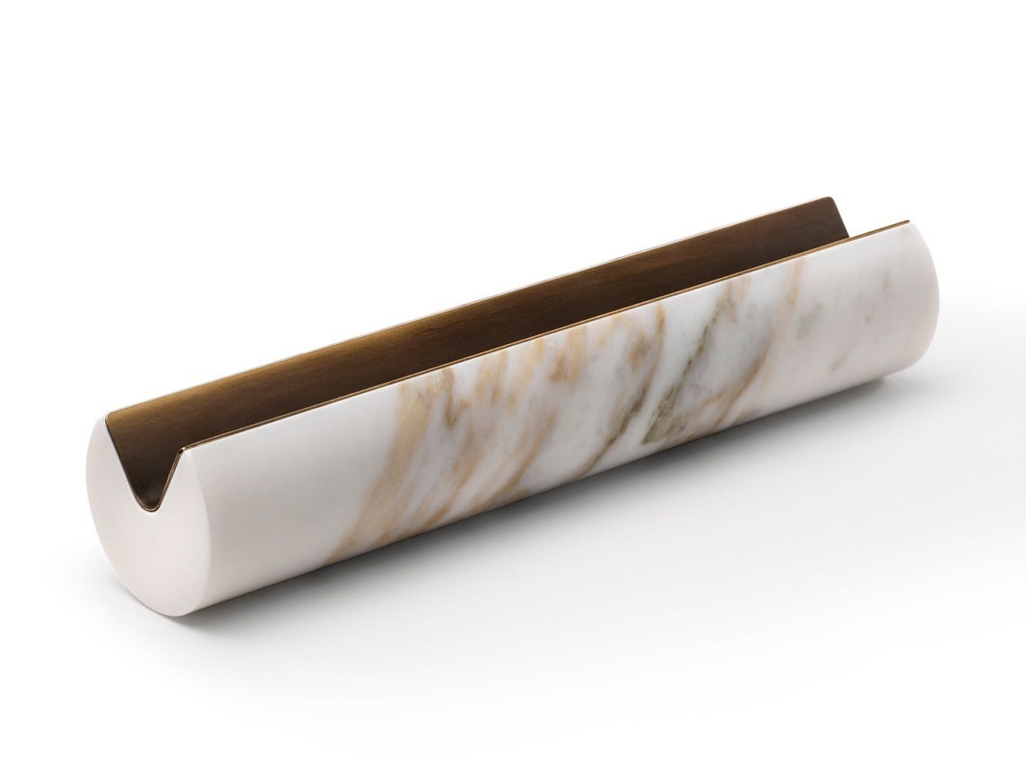 Salvatori. The Marble of a Thousands Faces