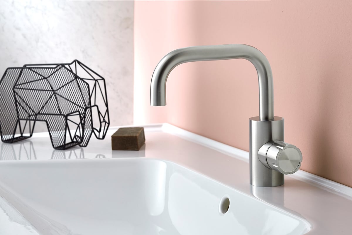 Synth, harmonizing water