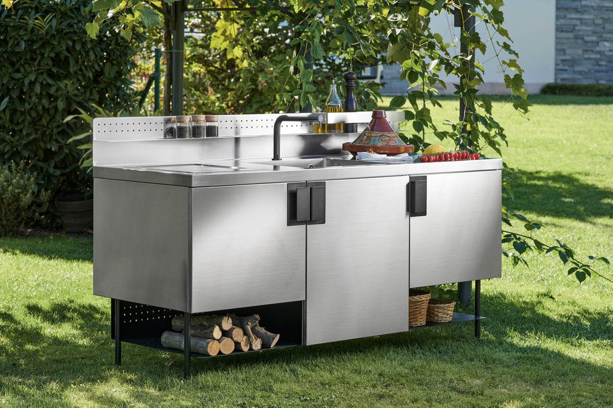 The first Abimis stainless steel kitchen for outdoors