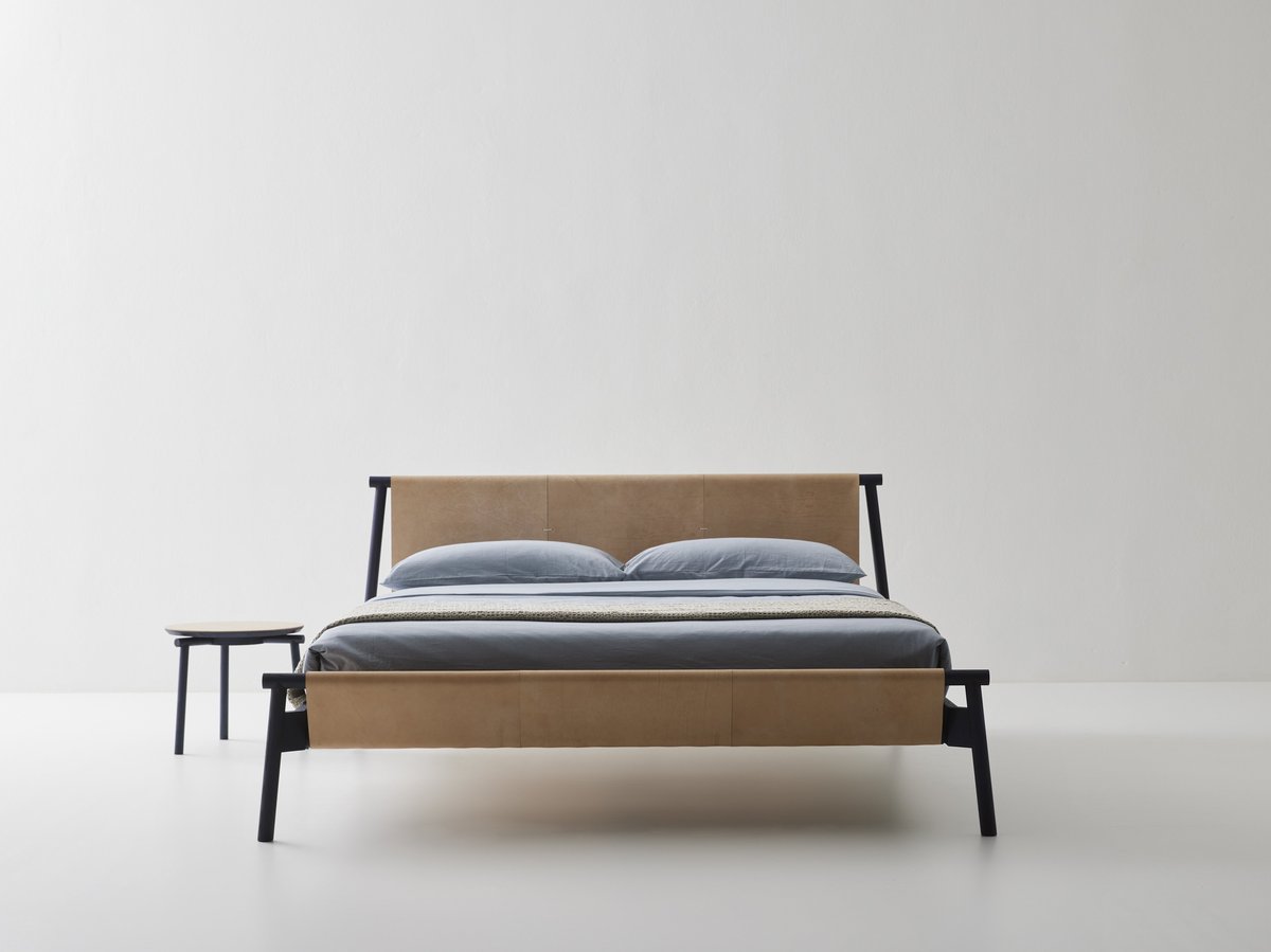 Artigianale e sostenibile: il letto Jack di Bolzan in legno, cuoio e ...