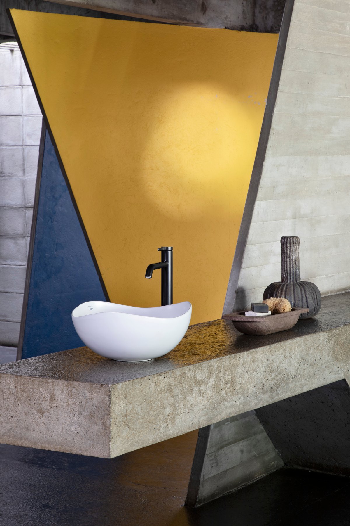 Ohtake, Roca's washbasin collection signed by Ruy Ohtake