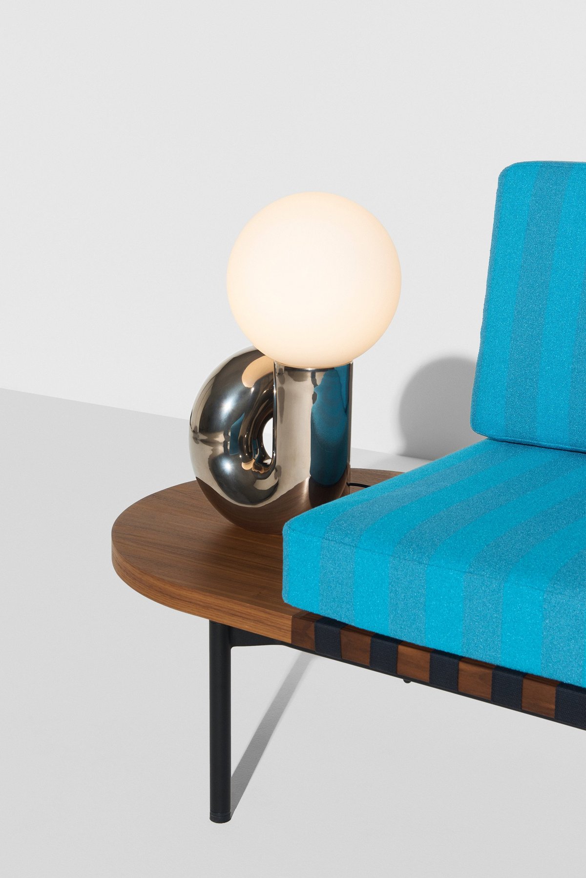 Neotenic, shedding light on our childhood memories