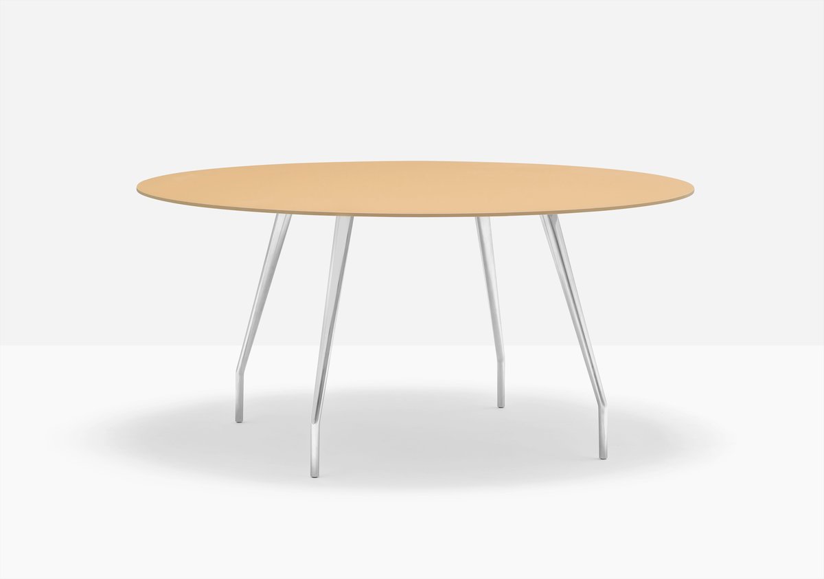 Rizz is the new Pedrali table designed by Robin Rizzini
