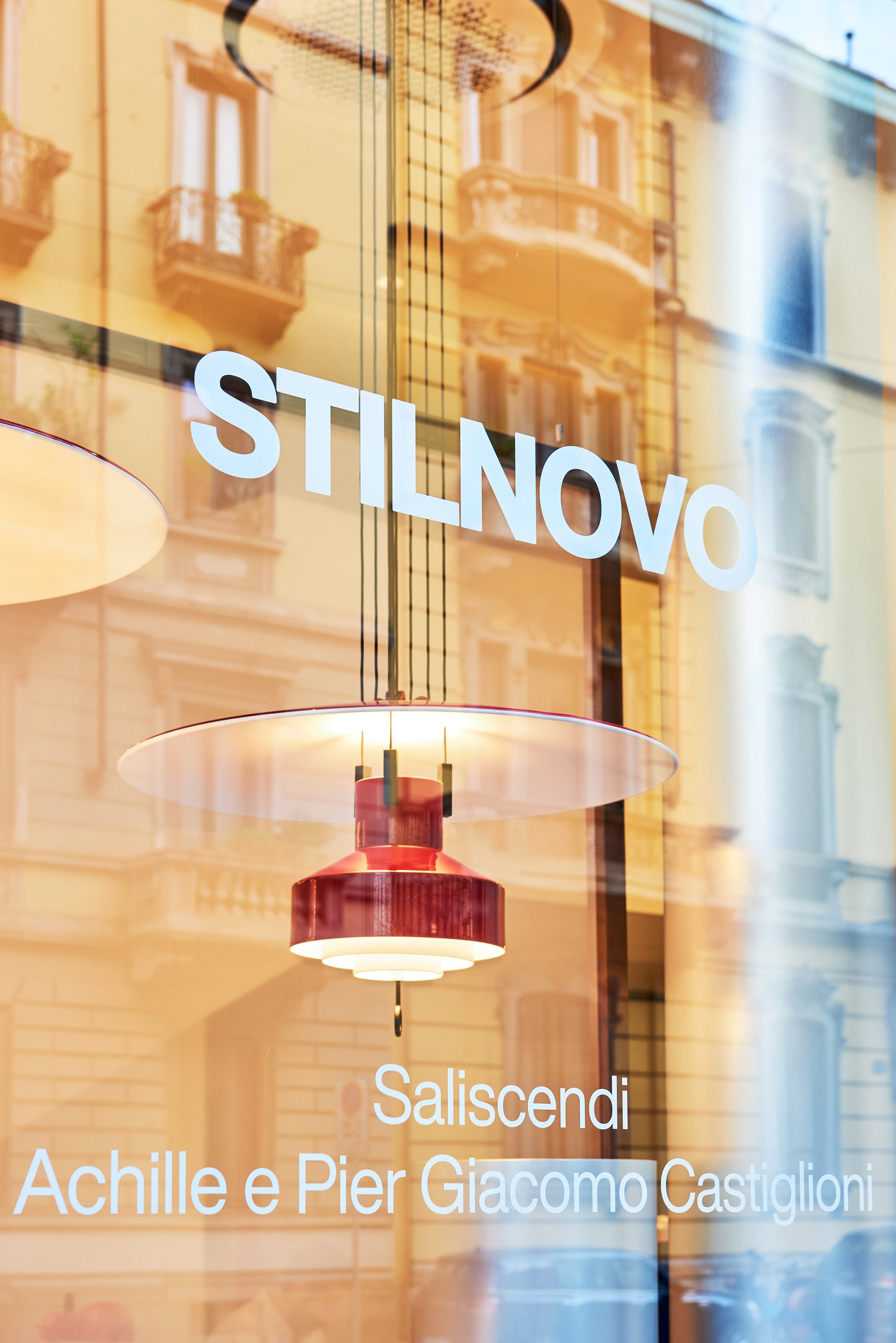 LIGHT HUB, the new Linea Light Group showroom in Milan