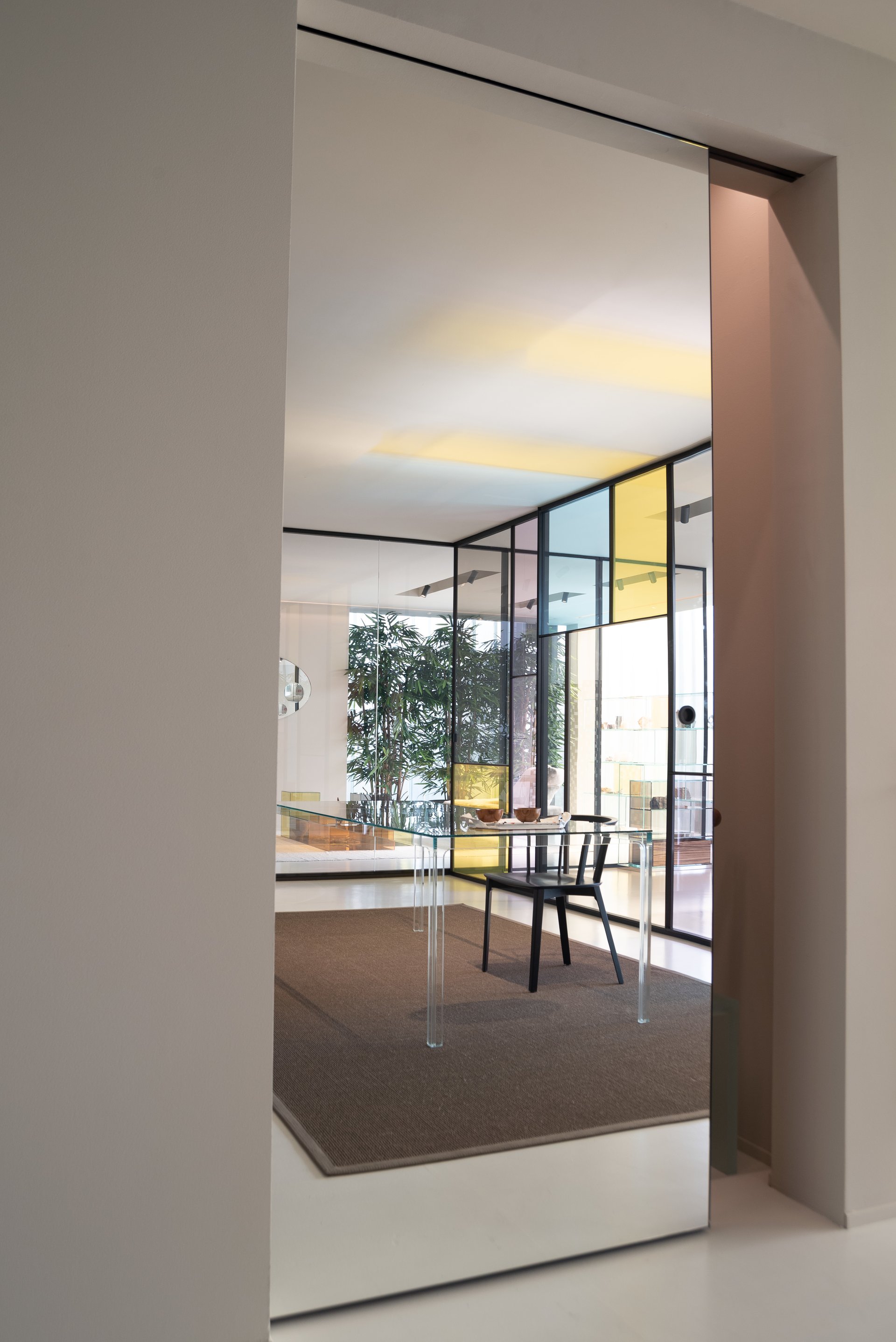 The new Glas Italia showroom in Macherio designed by Piero Lissoni