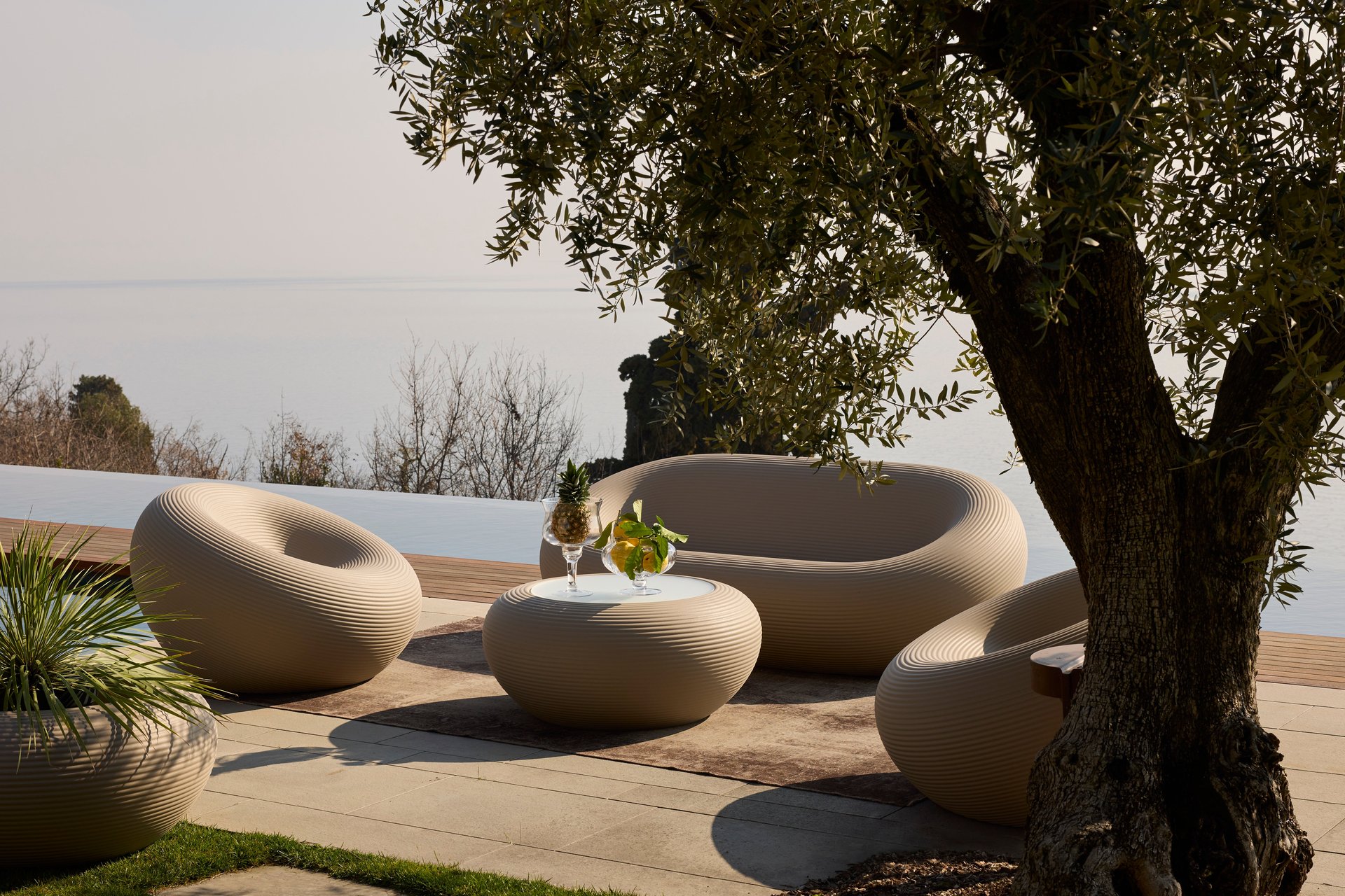 The new Qeeboo outdoor furniture designed by Stefano Giovannoni