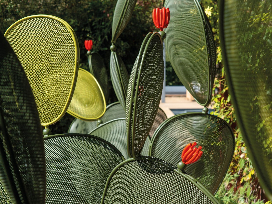 New Emu Sculptures for Outdoor