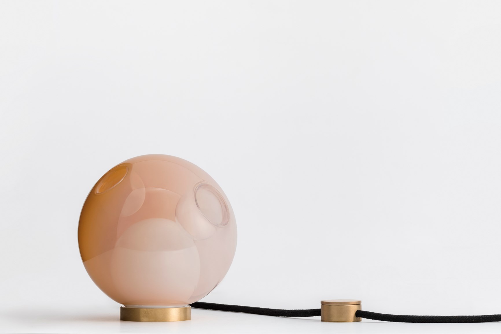 Soft Tones, Reflection and Transparence