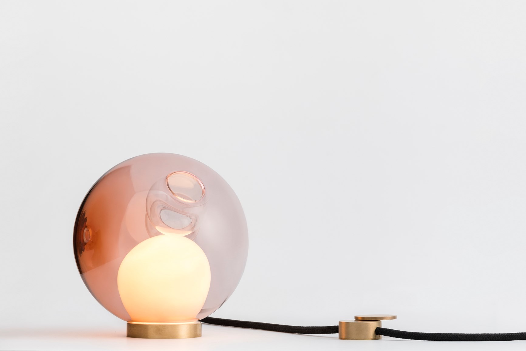 Soft Tones, Reflection and Transparence