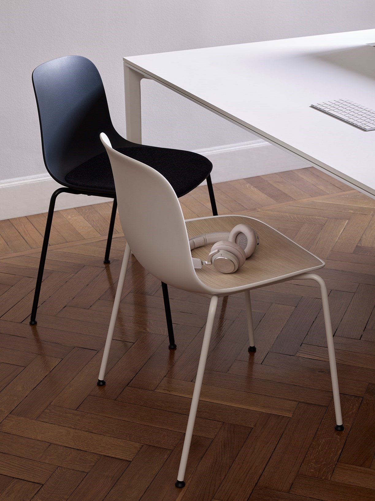 Seela: one, no one, and one hundred thousand