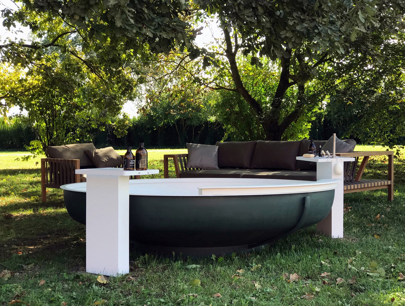 Agape. Blurring the Line Between Indoors and Outdoors