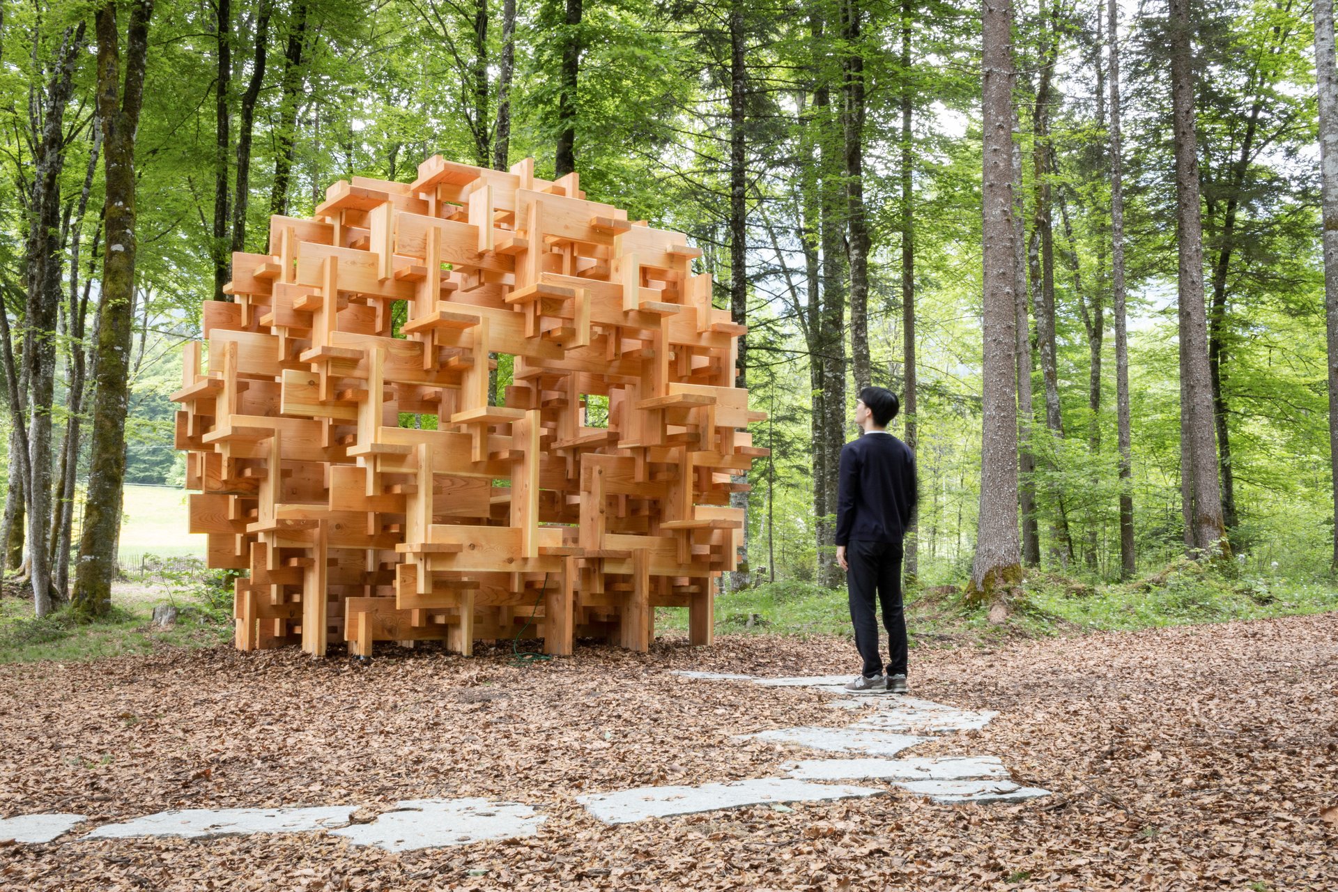 The Kodama sculpture by Kengo Kuma in the Albed showroom at Fuorisalone ...