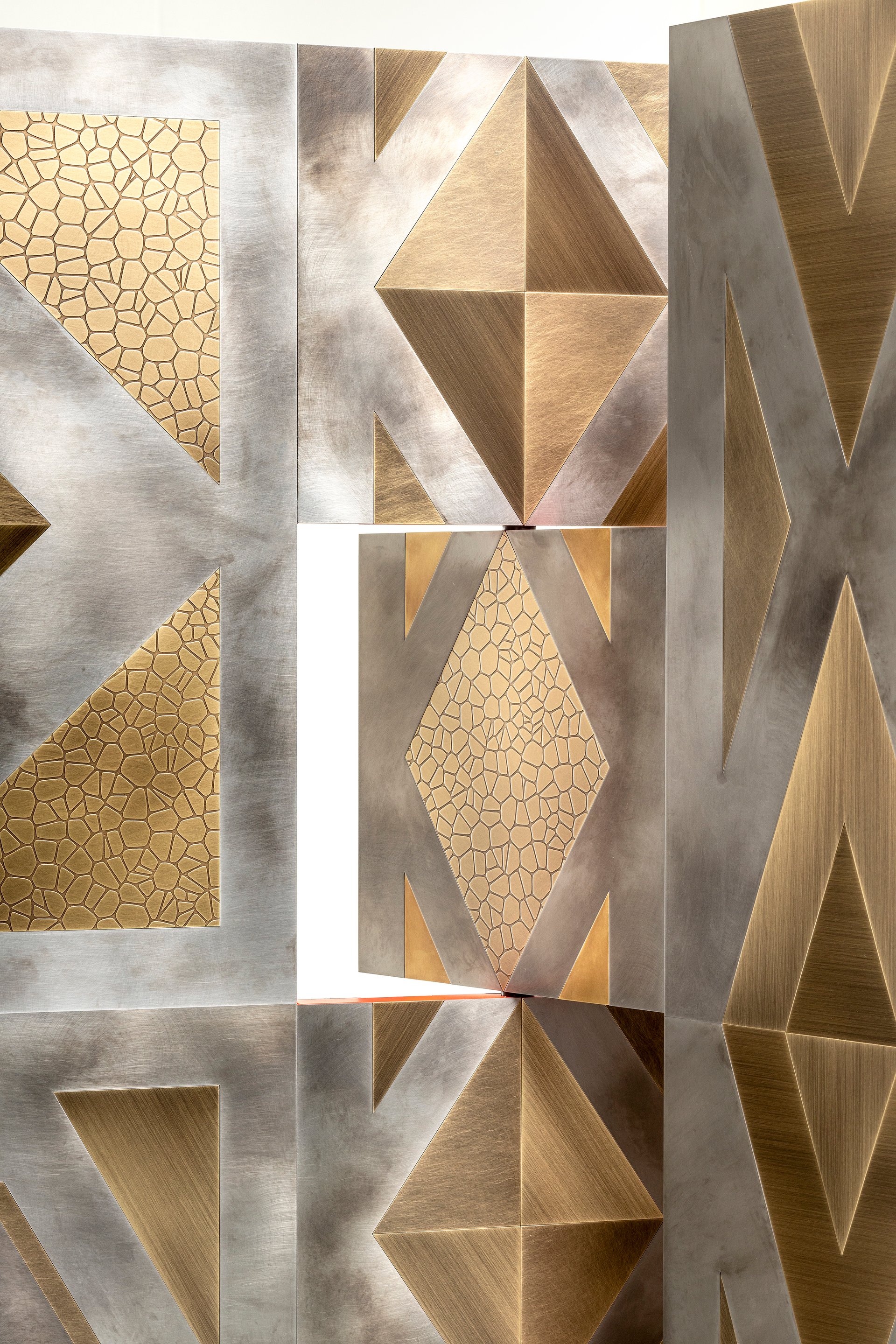Para-Vimento, the De Castelli metal screen designed by Giampiero Bodino