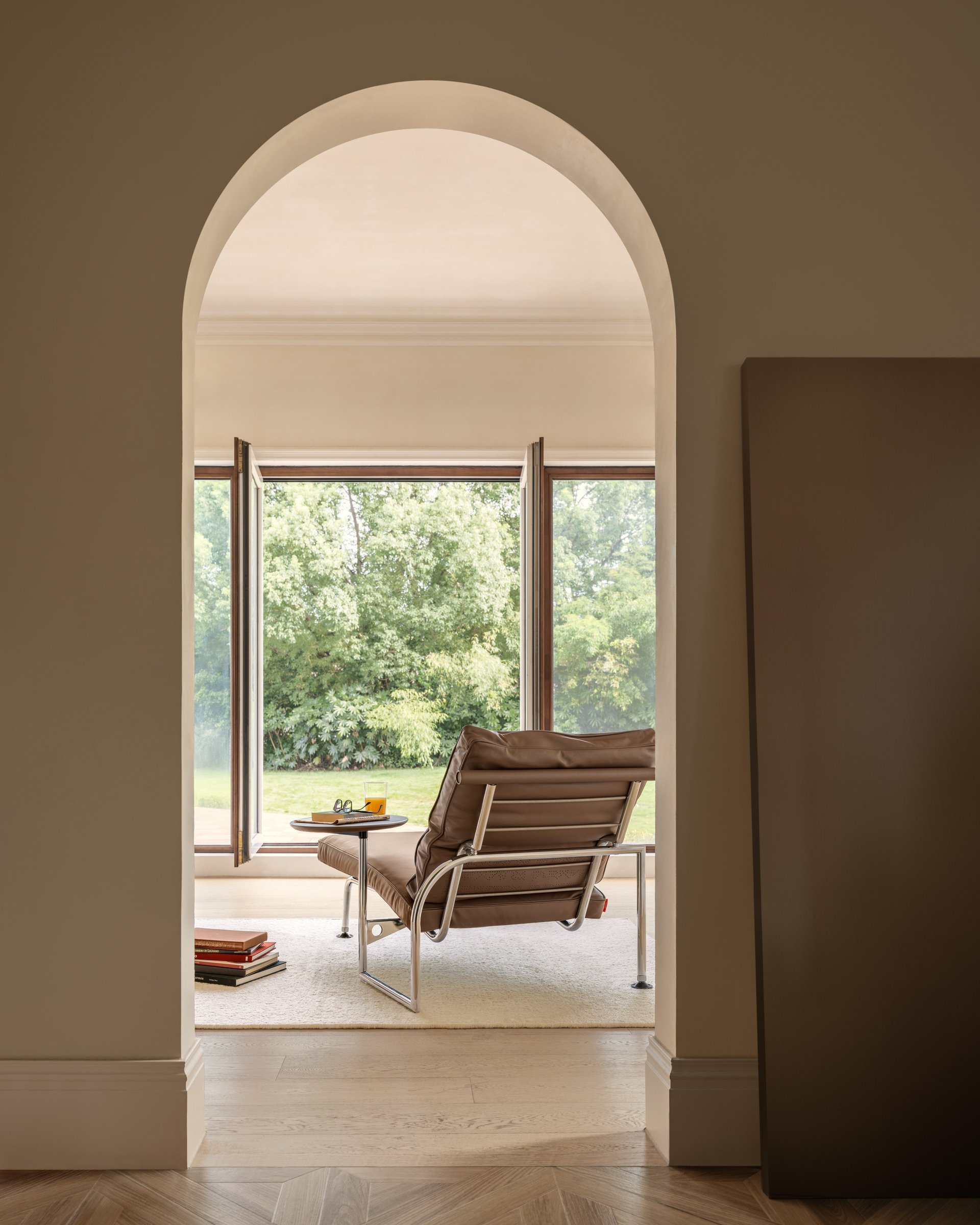 Flexform sofas and furnishings for a Georgian-style villa in Shanghai