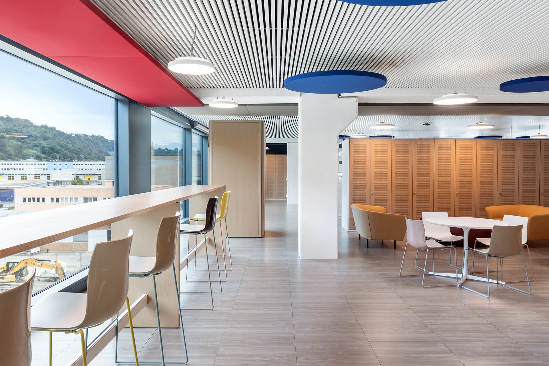 Paneles fonoabsorbentes de Caruso Acoustic para las oficinas de IBSA