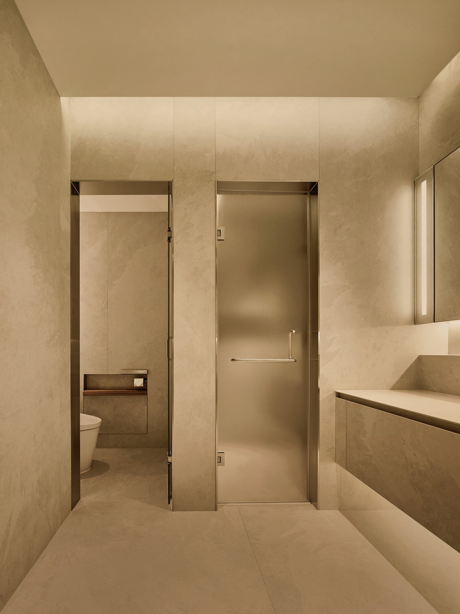 Caesar floors and wall covering for the restyling of the Signiel Residence