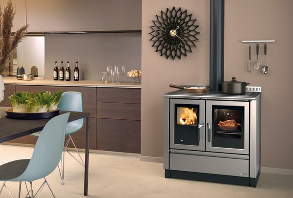 La Nordica-Extraflame Presents the Venezia Wood-Burning Cooker