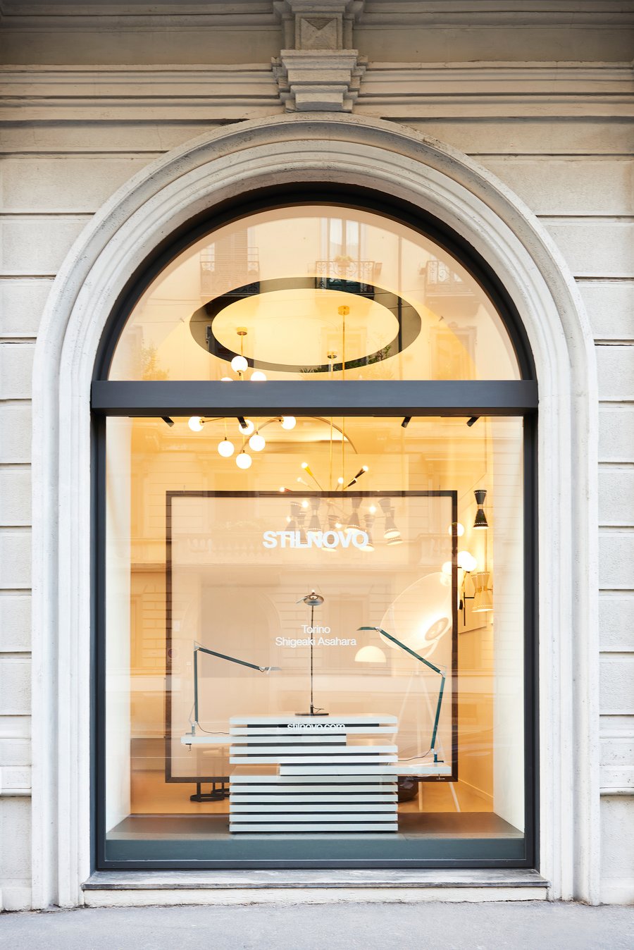 LIGHT HUB, the new Linea Light Group showroom in Milan