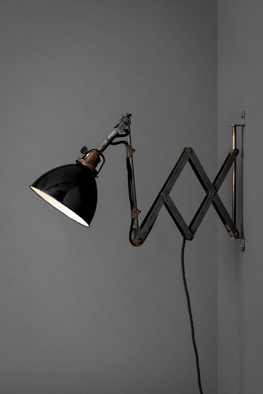 '100 Years of Positionable Light: The Origins and Relevance of ...