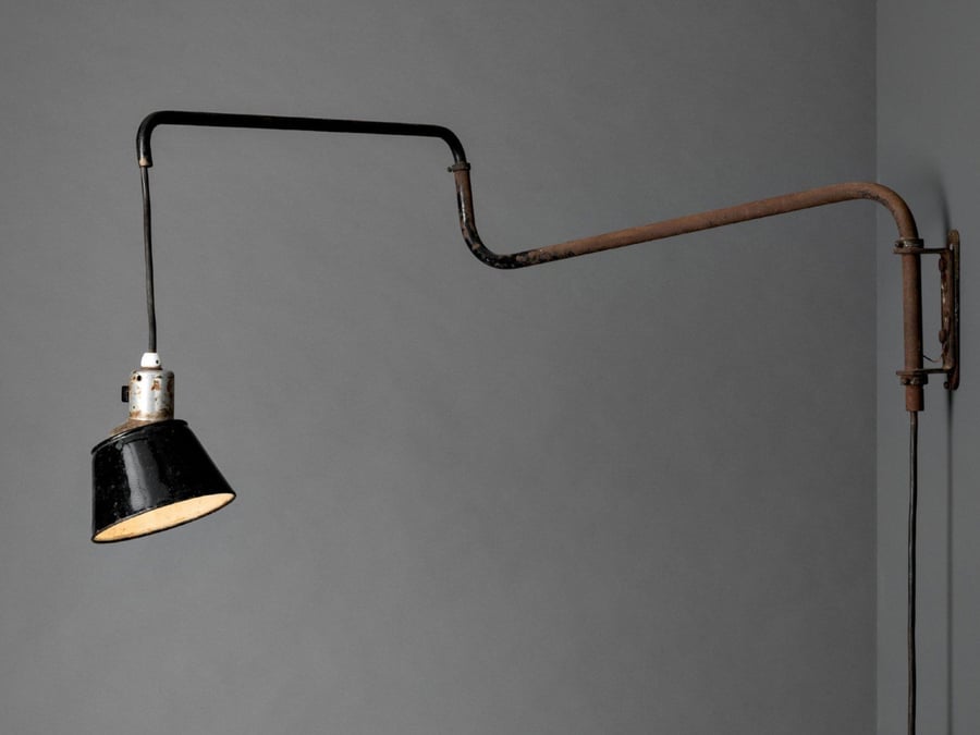 '100 Years of Positionable Light: The Origins and Relevance of ...