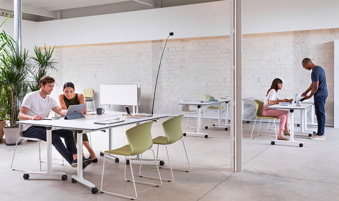 Height-adjustable meeting table by Actiu