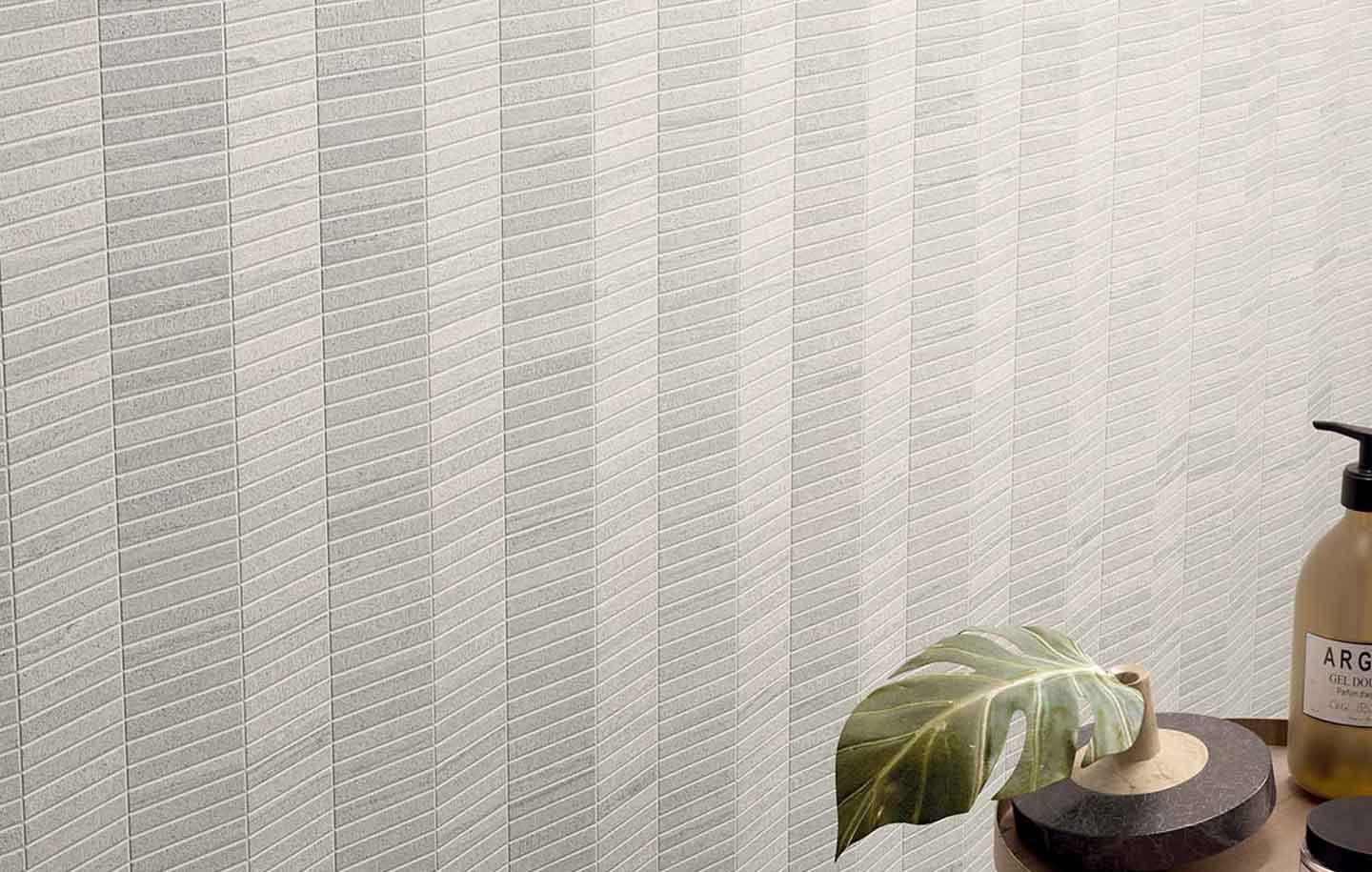 Wallpapers and stoneware coverings made in Italy by I-design