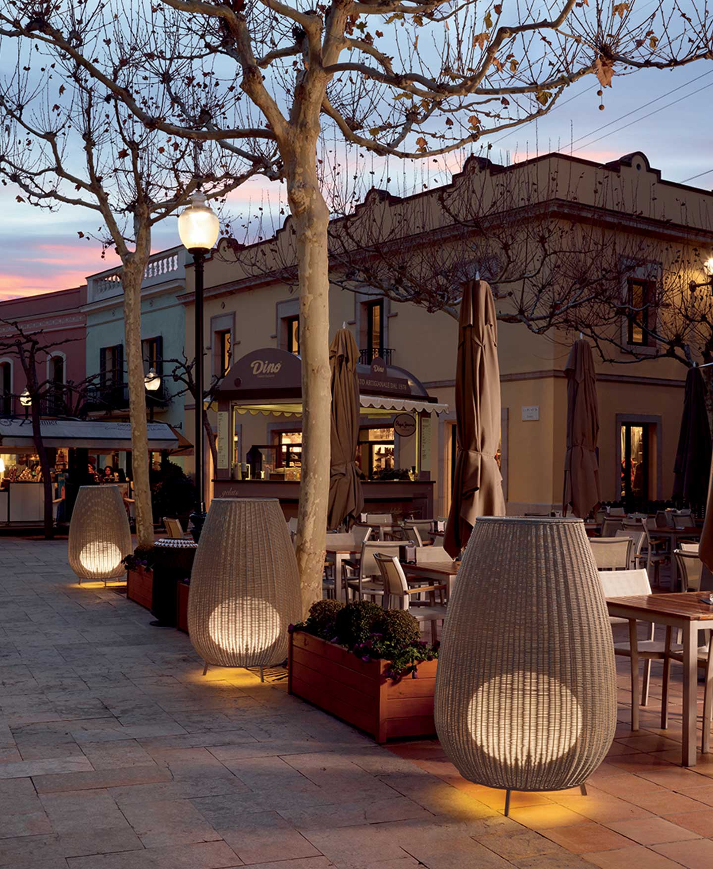 Amphora outdoor lamps by Bover: the charm of hand-woven wicker