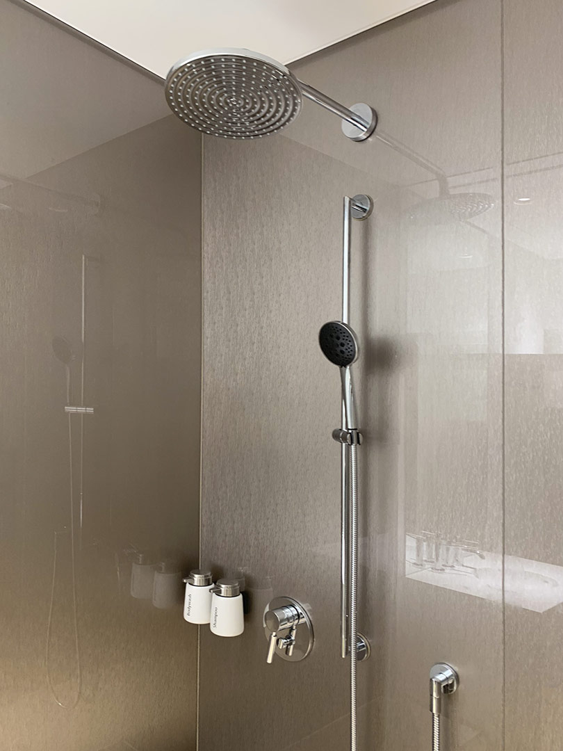Decorative glass slabs Vetrite: elegant and bactericidal covering
