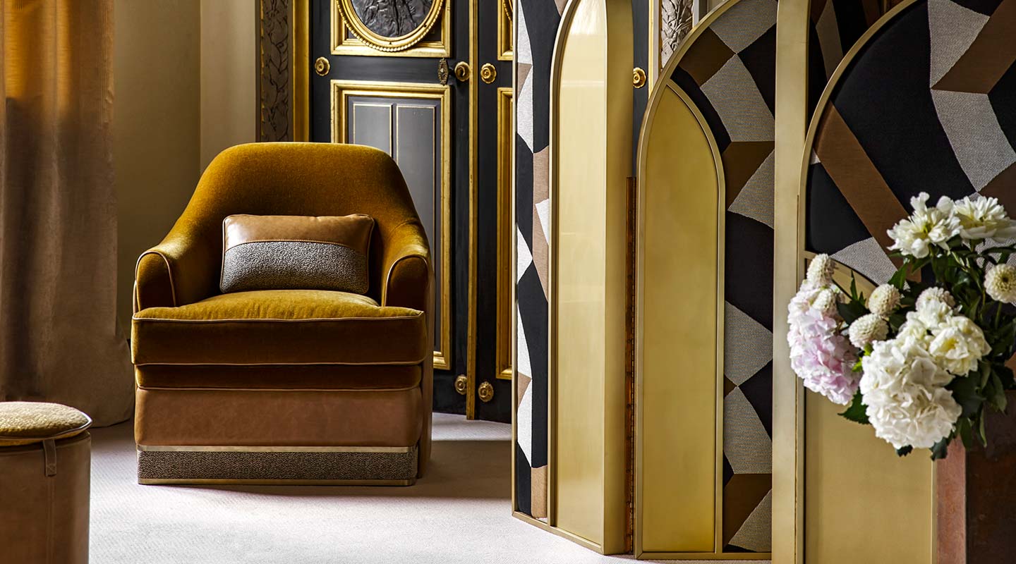 Red Edition furniture in French style: timeless elegance