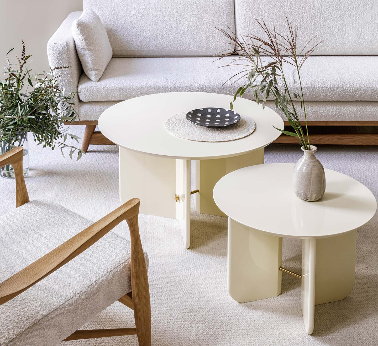 Red Edition furniture in French style: timeless elegance