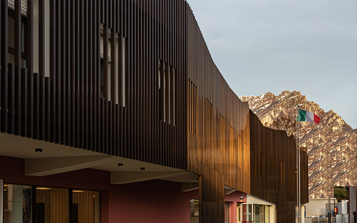 Eco-friendly aesthetic sunscreen facades: Pacur