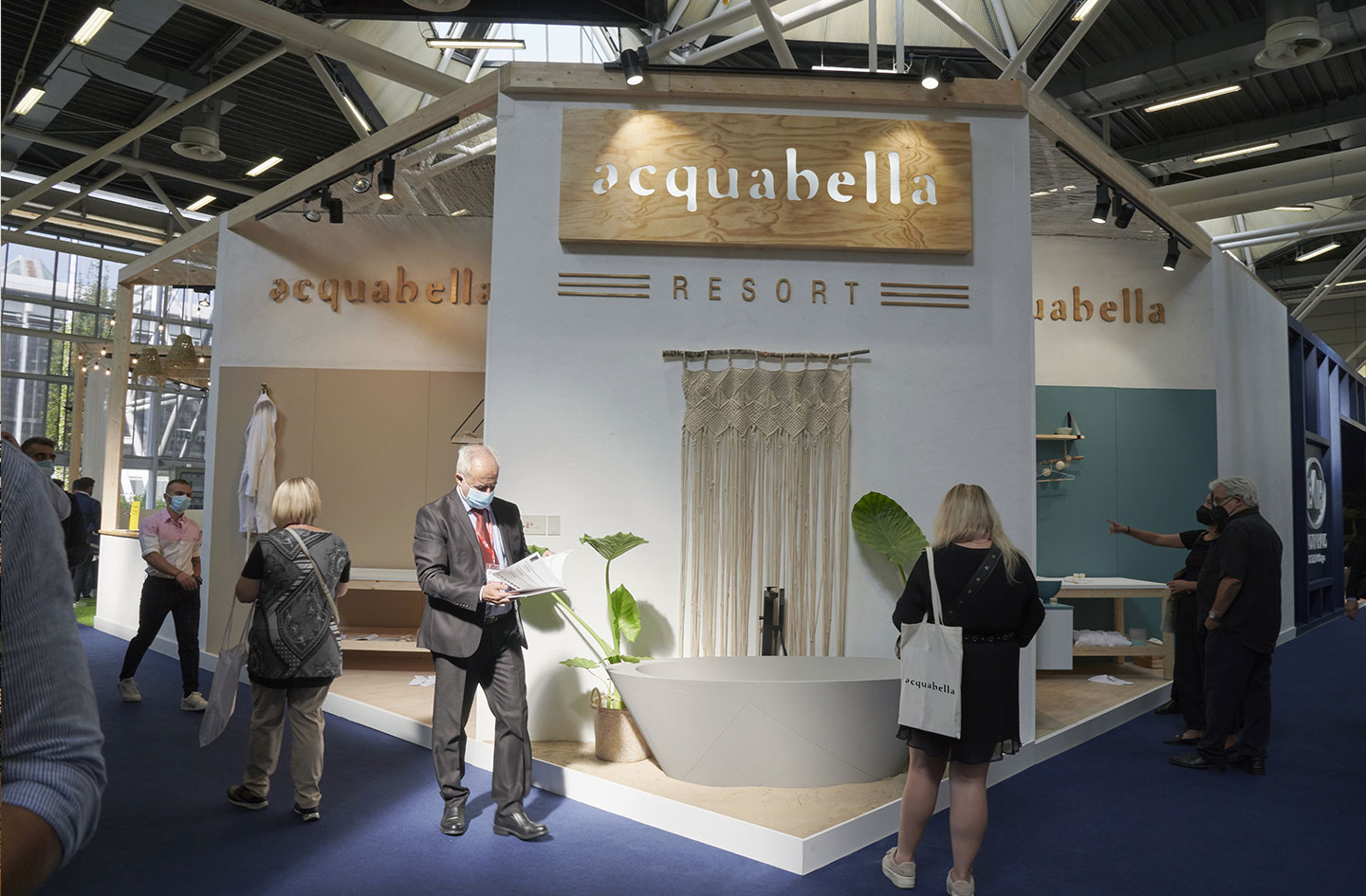 Acquabella, new cut-to-size bathroom collections: high definition textures