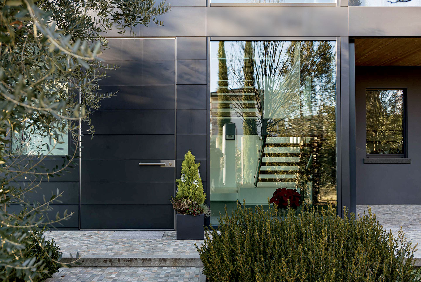 Create your ideal entrance with Oikos security doors
