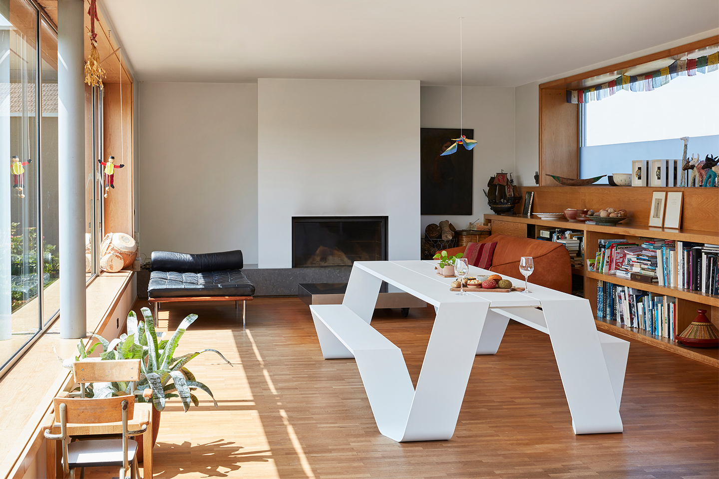 Extremis: timeless design furniture that sparks interactions