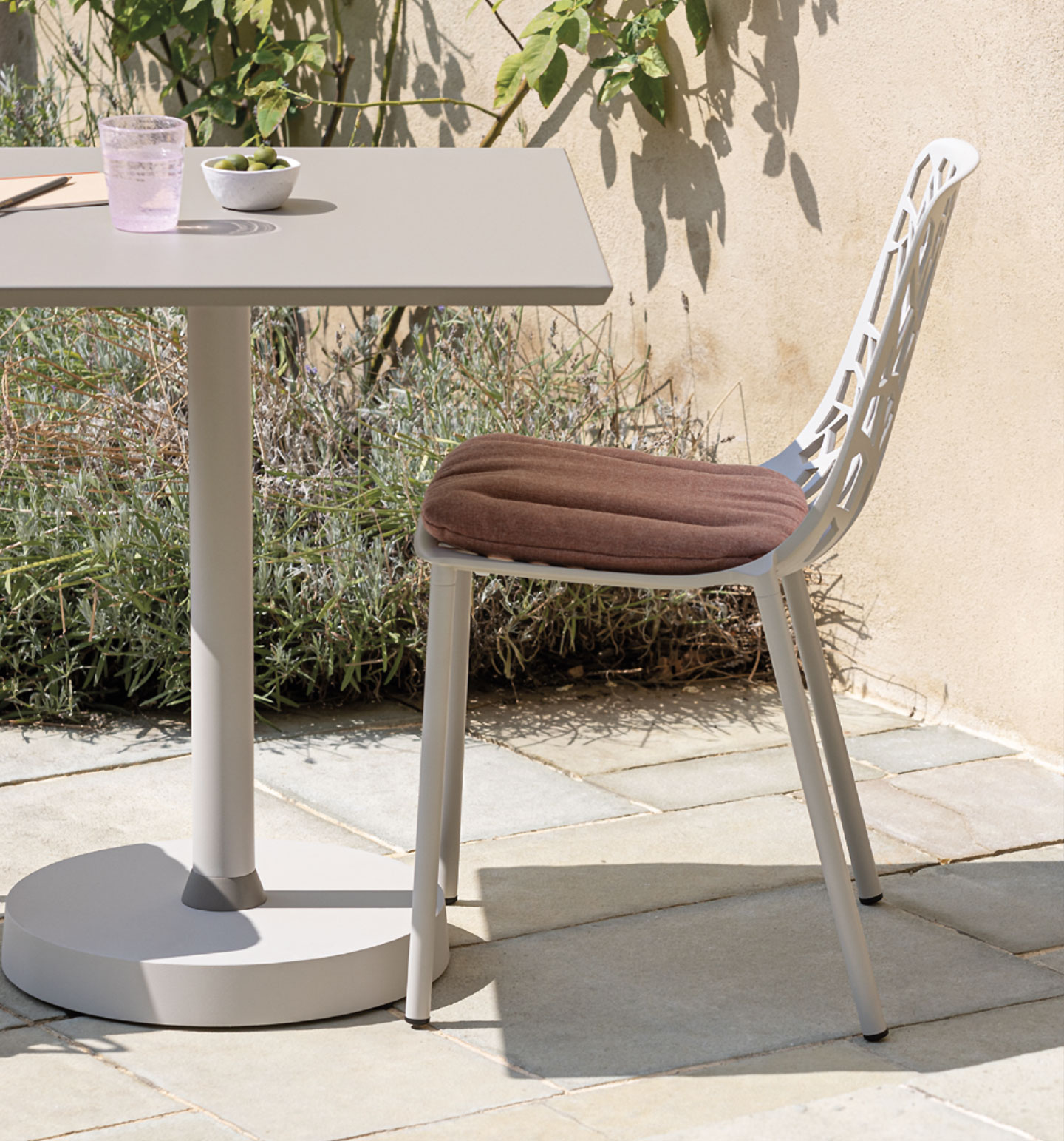 Fall outdoor furniture by Fast: discover the news