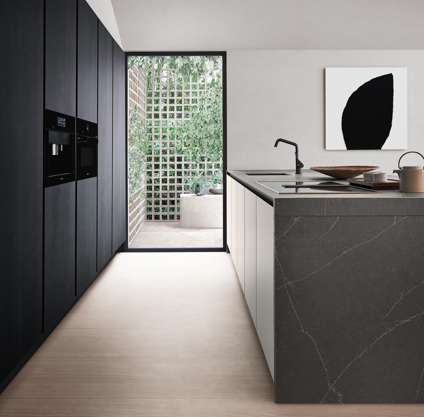 Arclinea Thea, the handle-free kitchen design by Antonio Citterio