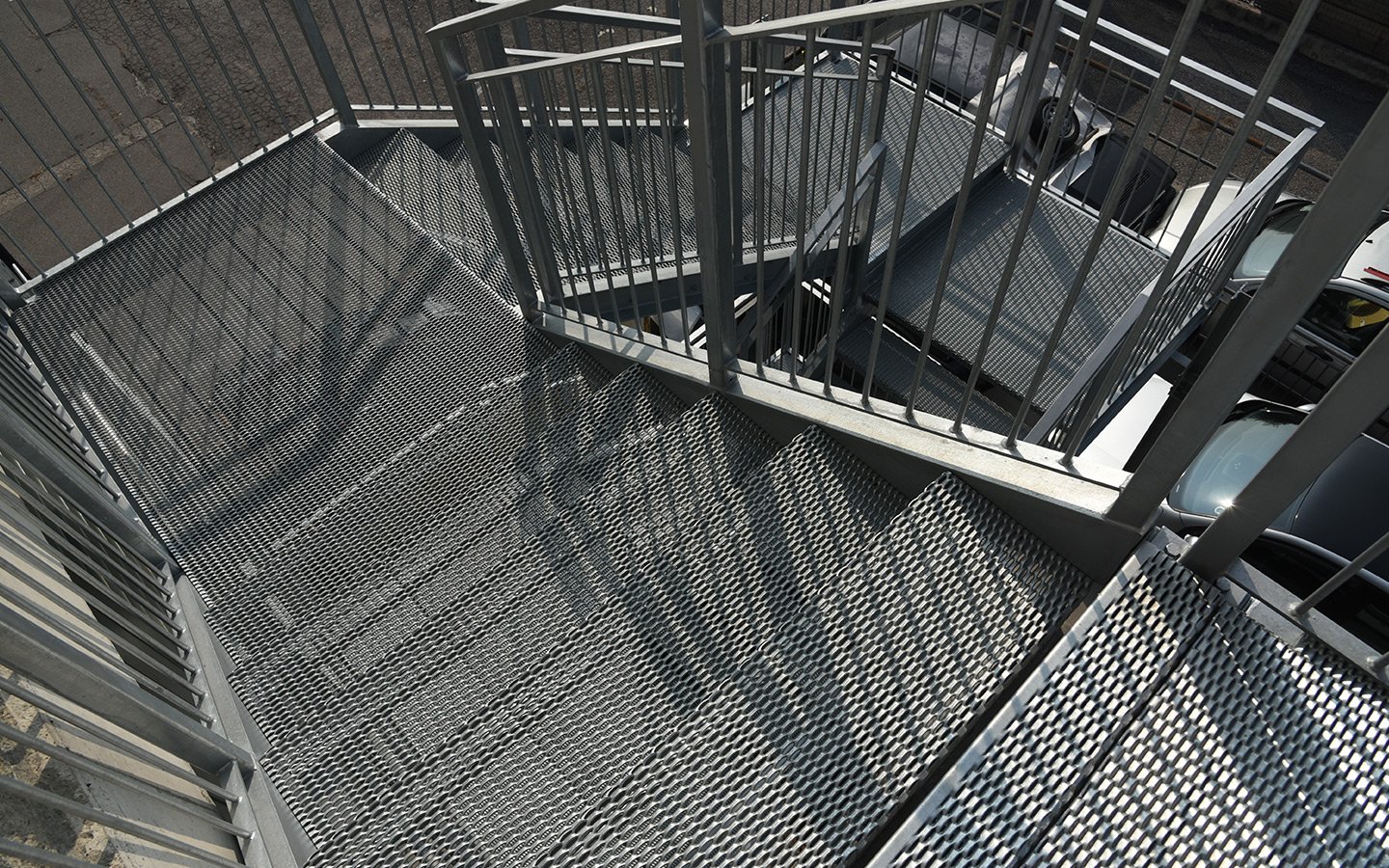 Scale sicure a norma di legge. Gradini e pianerottoli GRIGLIOFILS