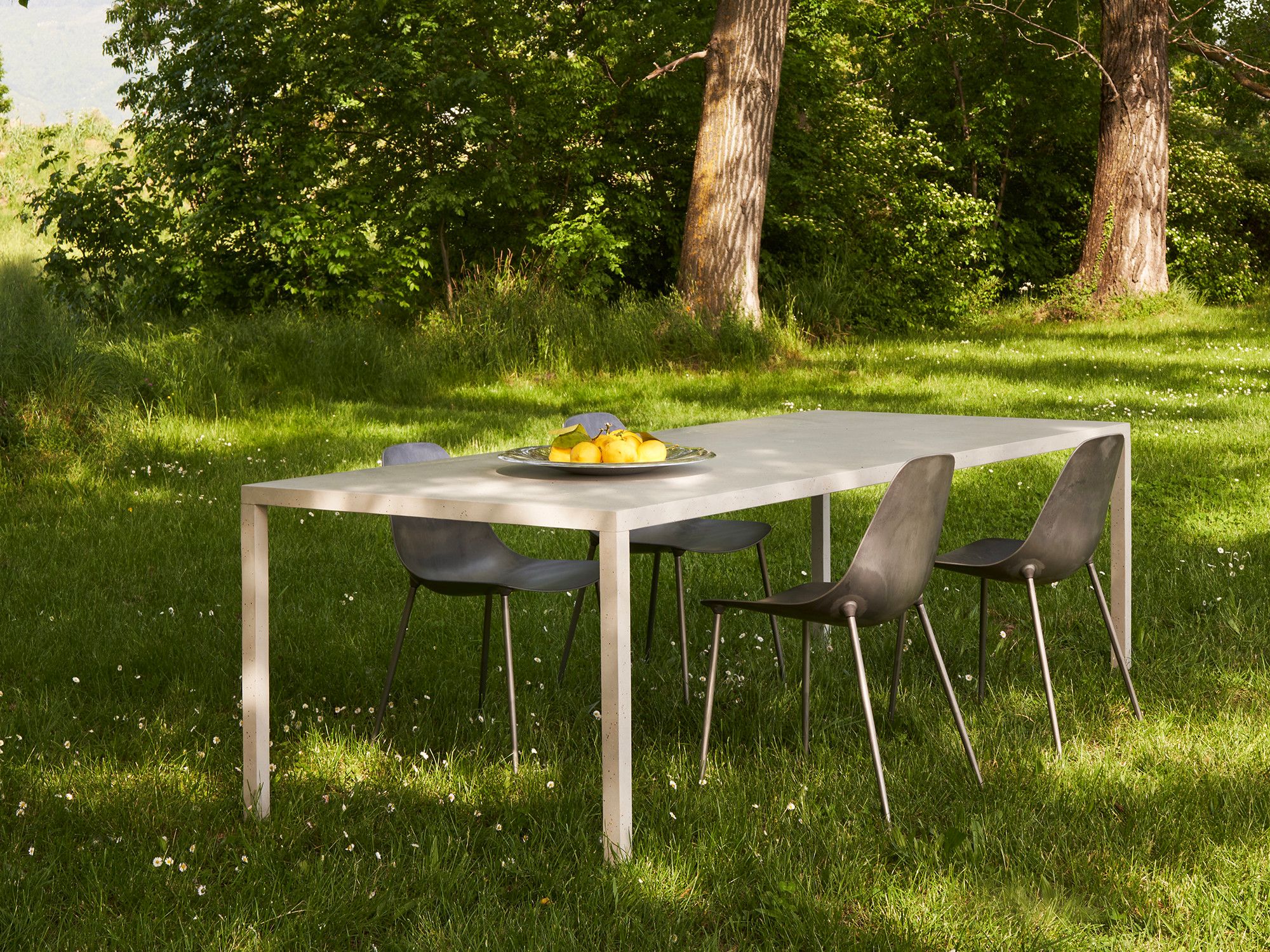 The Opinion Ciatti table in fully recyclable aluminium