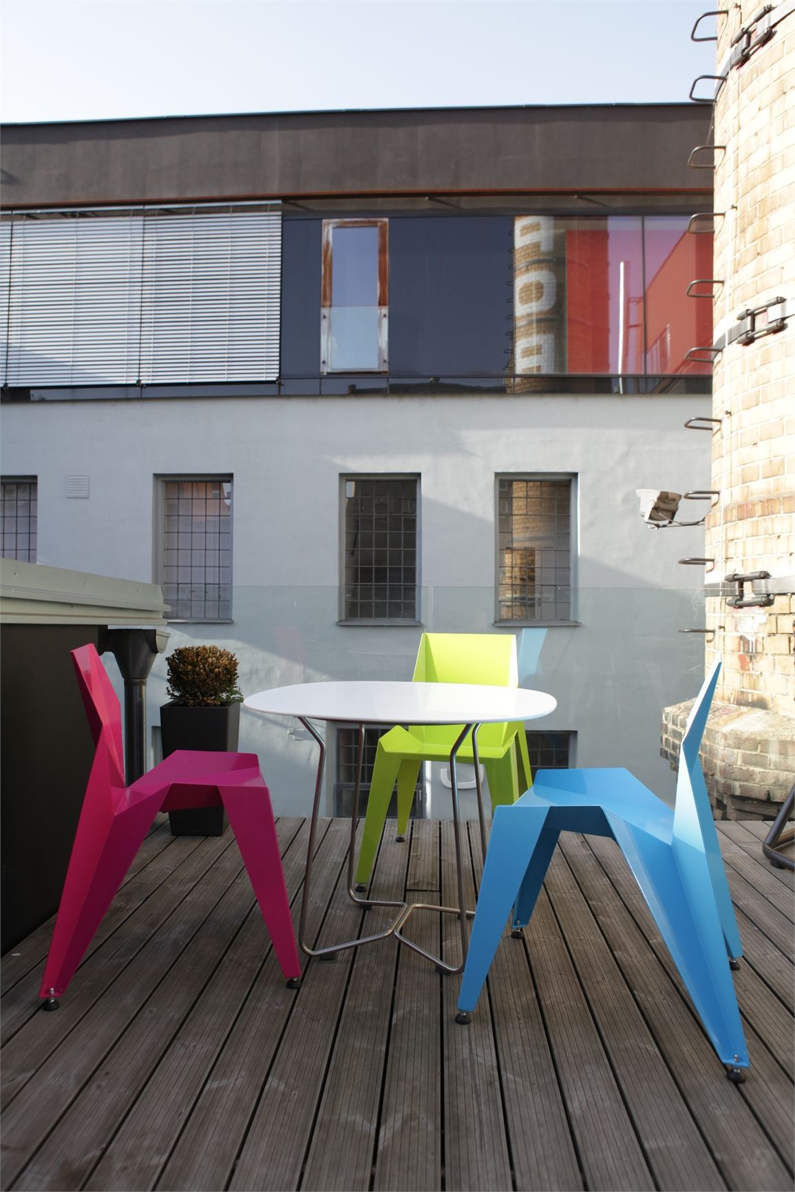 EDGE chair by Novague: inspired by origami