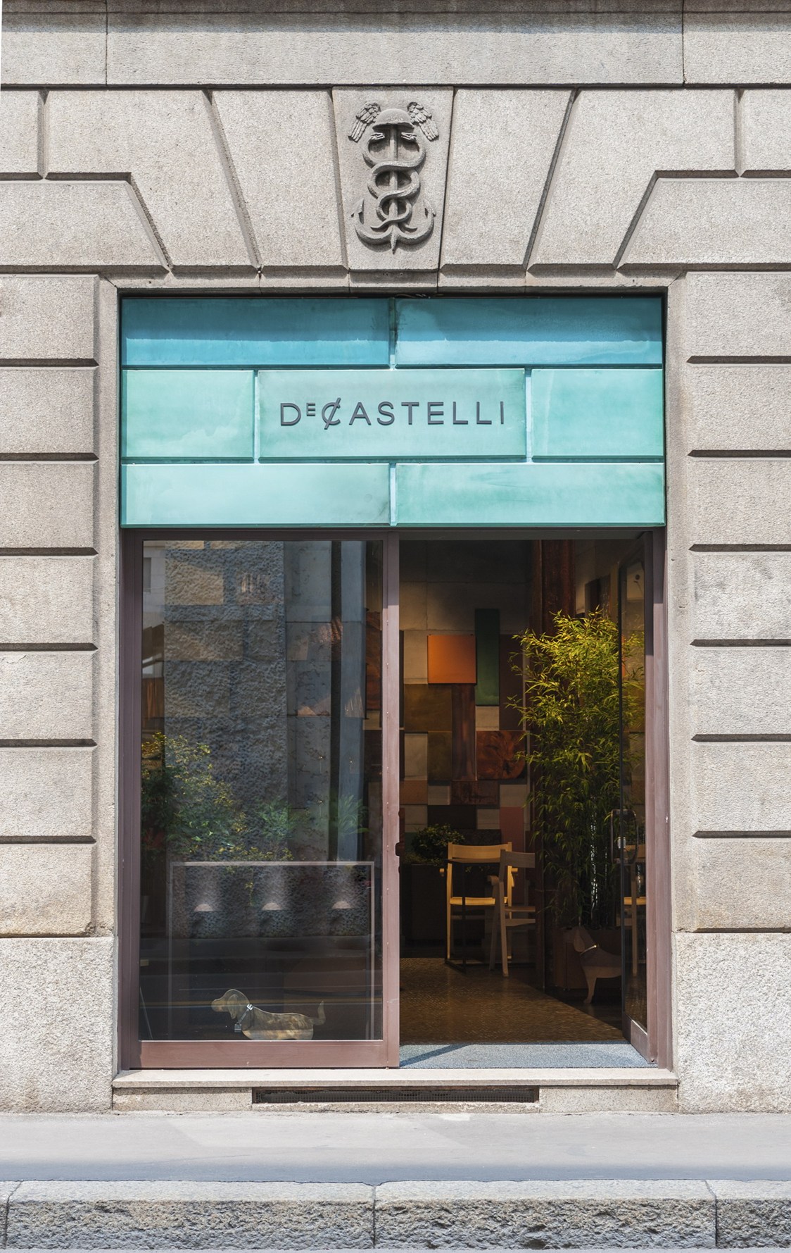 Il Flagship Store De Castelli si veste d'estate