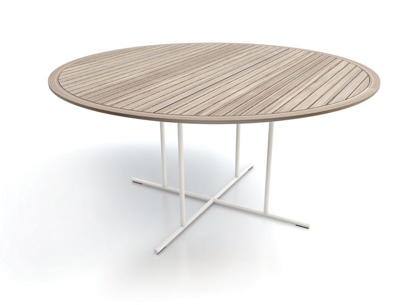 Gloster - Furniture starring in the garden