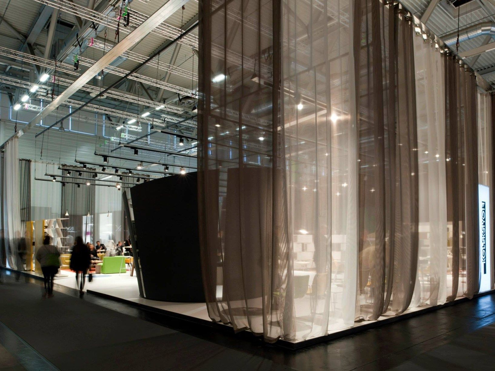 Oblivion creates alternative spaces at work