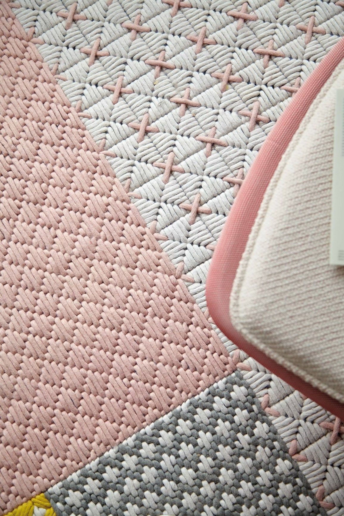 SILAÏ: contemporary embroidery