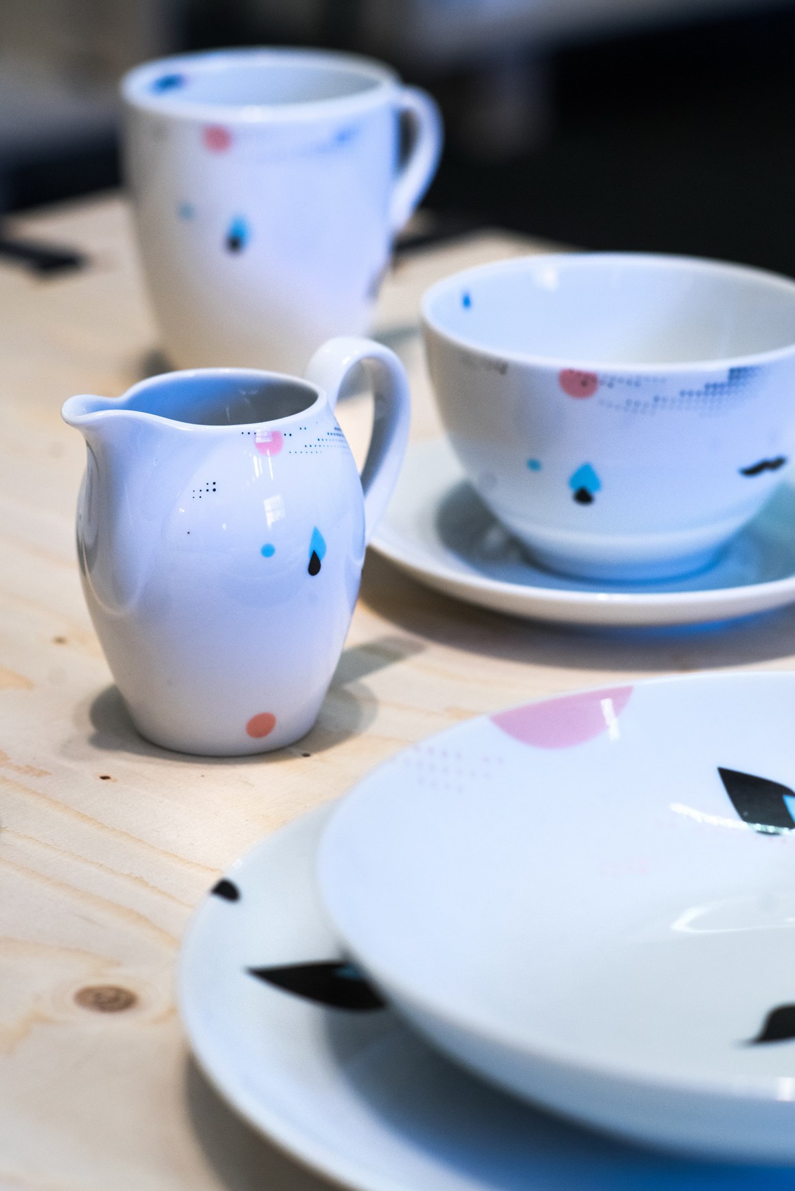 What Goes Behind… Contemporary Polish Ceramic Design