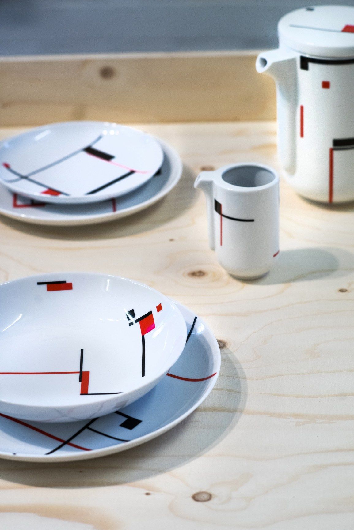 What Goes Behind… Contemporary Polish Ceramic Design